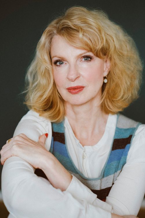 Wir – Barbarella Entertainment